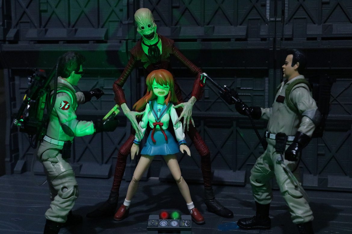 Star Trek: 3D-Printed USS Voyager Command Chairs, Helm Console, Sickbay ...