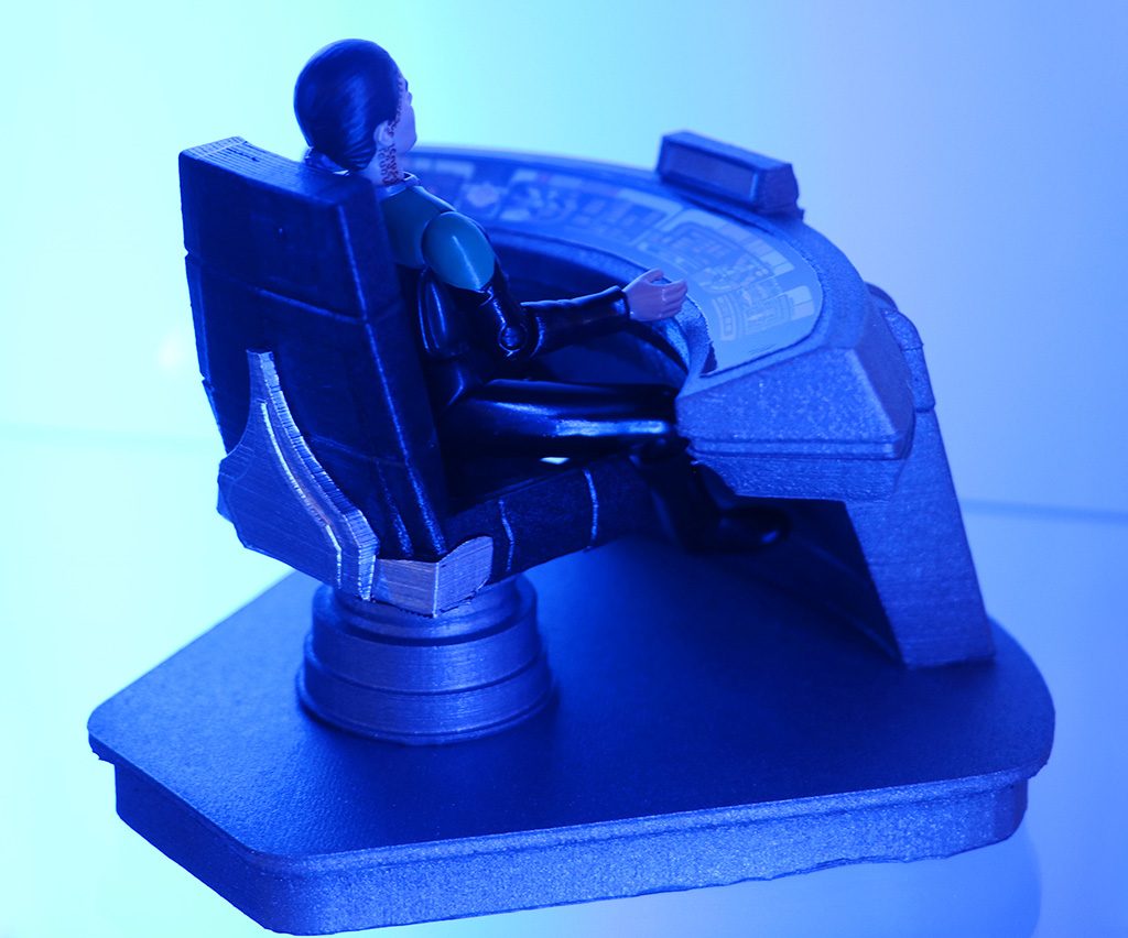 Star Trek: 3D-Printed USS Defiant Command Chair & Helm Console - Nerd ...