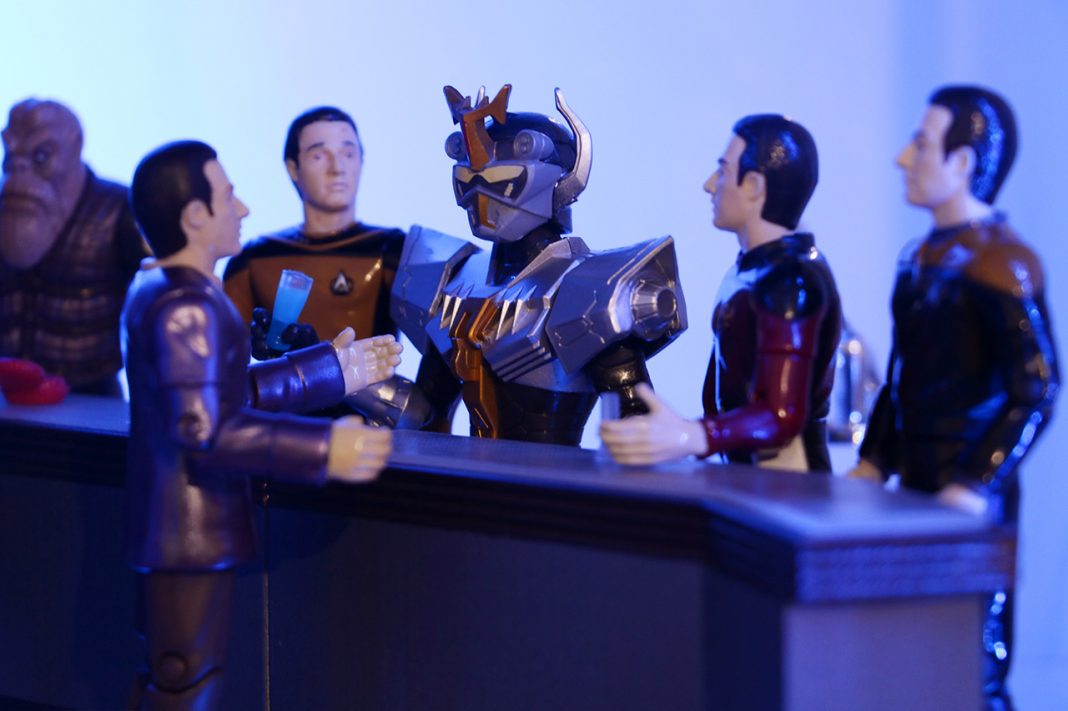 Star Trek: 3D-Printed USS Enterprise-D Ten Forward Lounge - Nerd Emperor